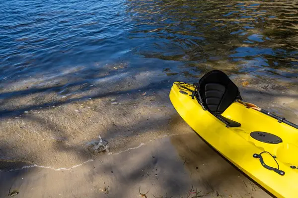 Cheap kayak tours in US rivers and lakes