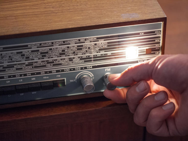 La radio reste très écoutée malgré l'abandon partiel de la FM