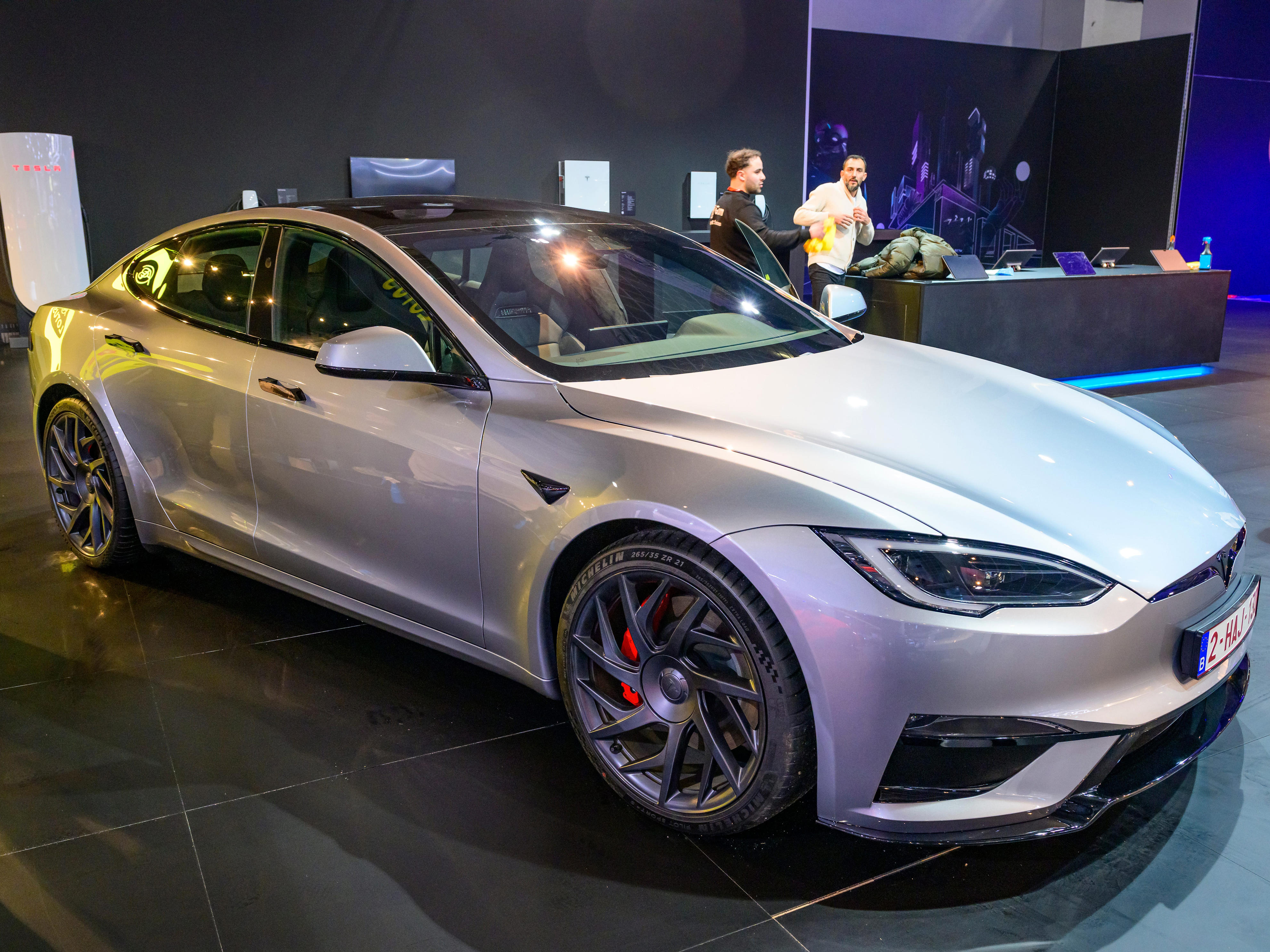 Tesla hit with another lawsuit over 'defective' door handles