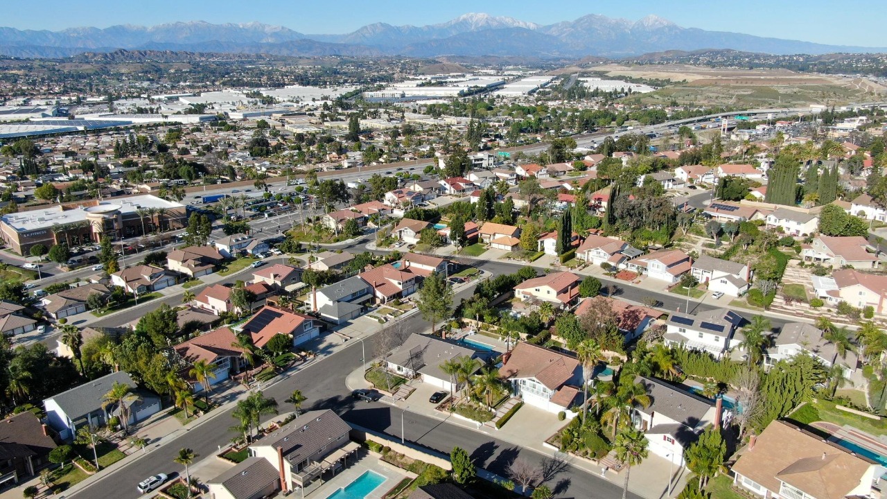 California wealth tax plan sparks a $1T exodus as billionaires run