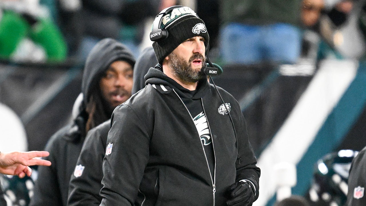 Eagles coach's clash with star wide receiver draws terse response from ...