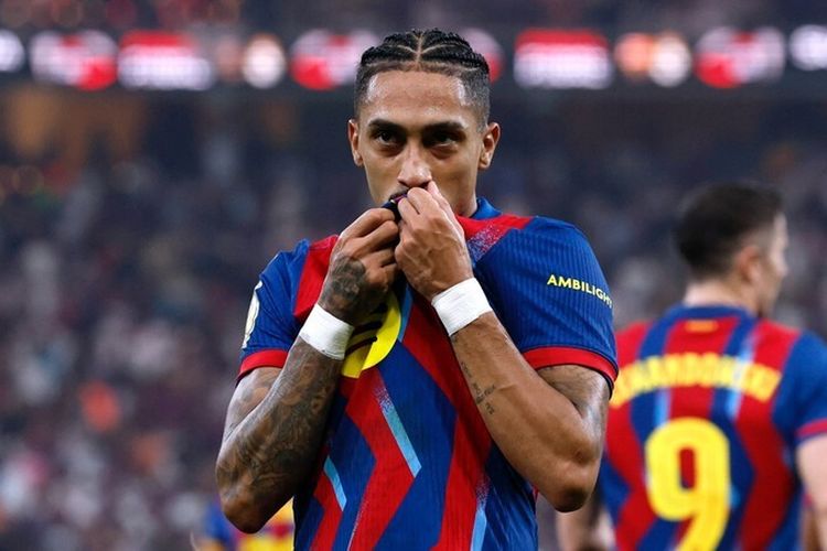 4 aksi krusial Raphinha antar Barcelona juara Supercopa de España 2026 ...
