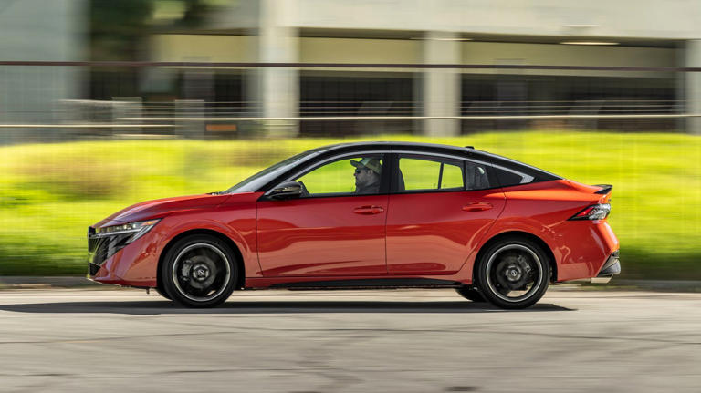 Bigger screens, same old story? Testing the 2026 Nissan Sentra SR