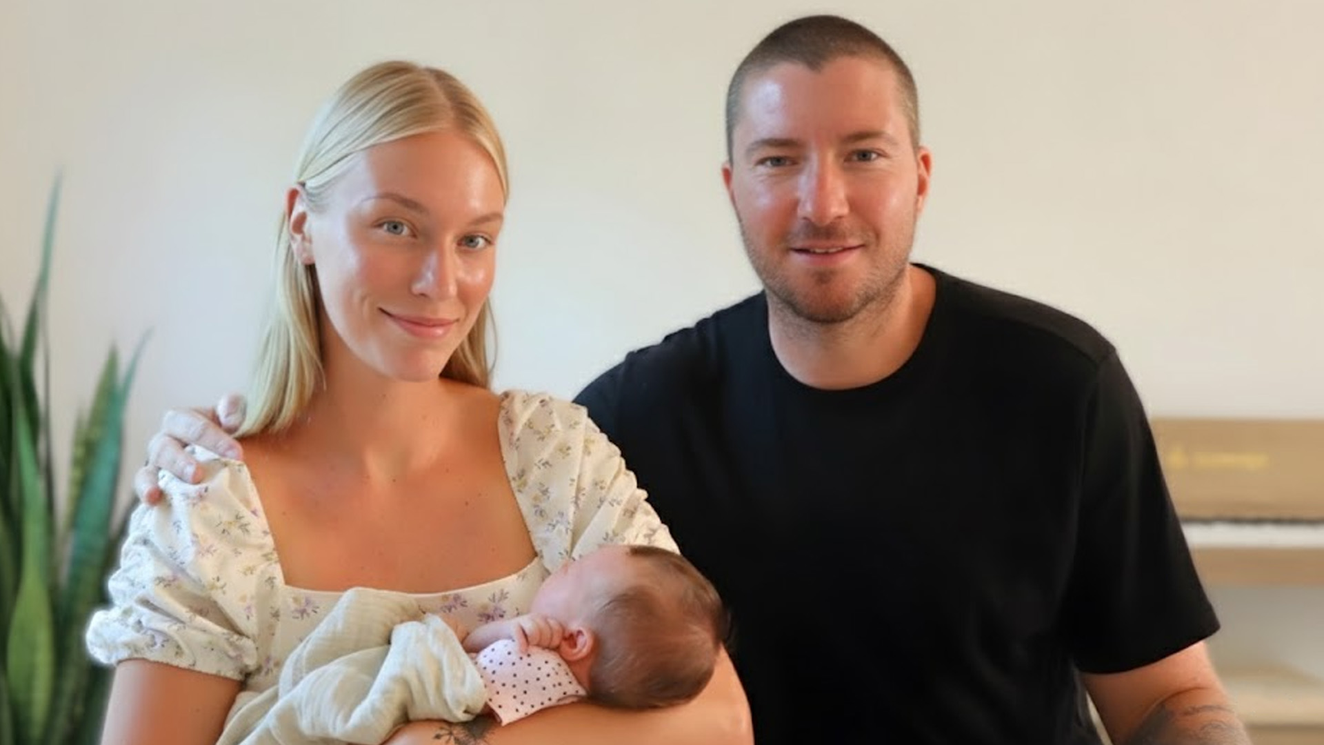 Newborn baby life and experiences in Thailand vlog