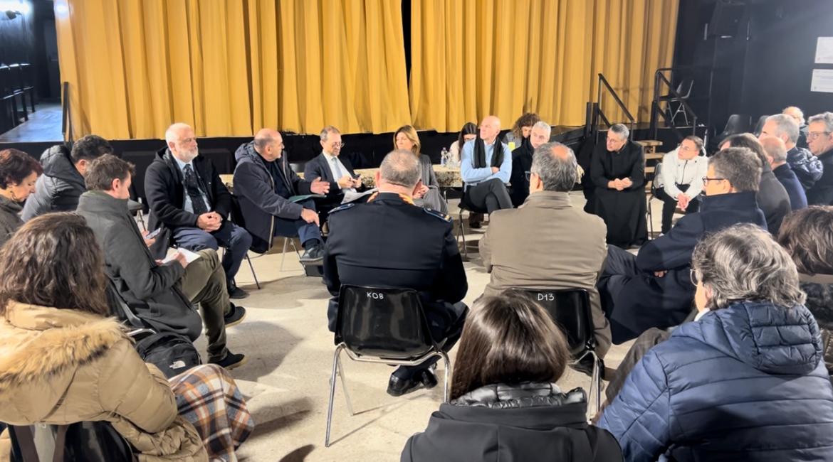 Telecamere, rifiuti e illuminazione pubblica: il piano del Comune per ...