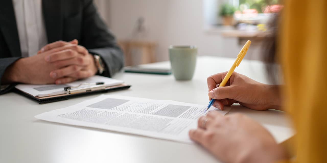 As mortgage rates fall below 6% for the first time since 2023 — here is ...