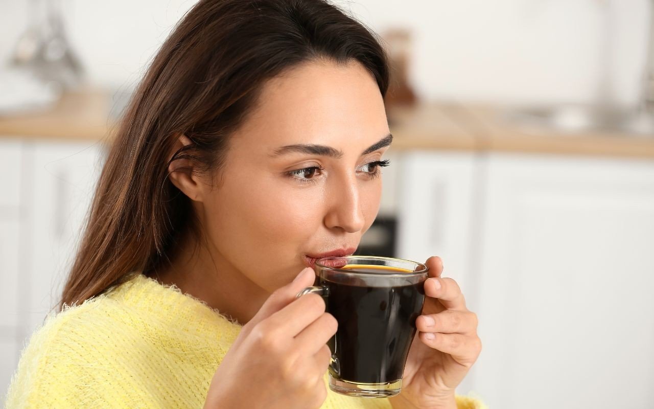 O que a psicologia revela sobre quem toma café sem açúcar? O que significa?