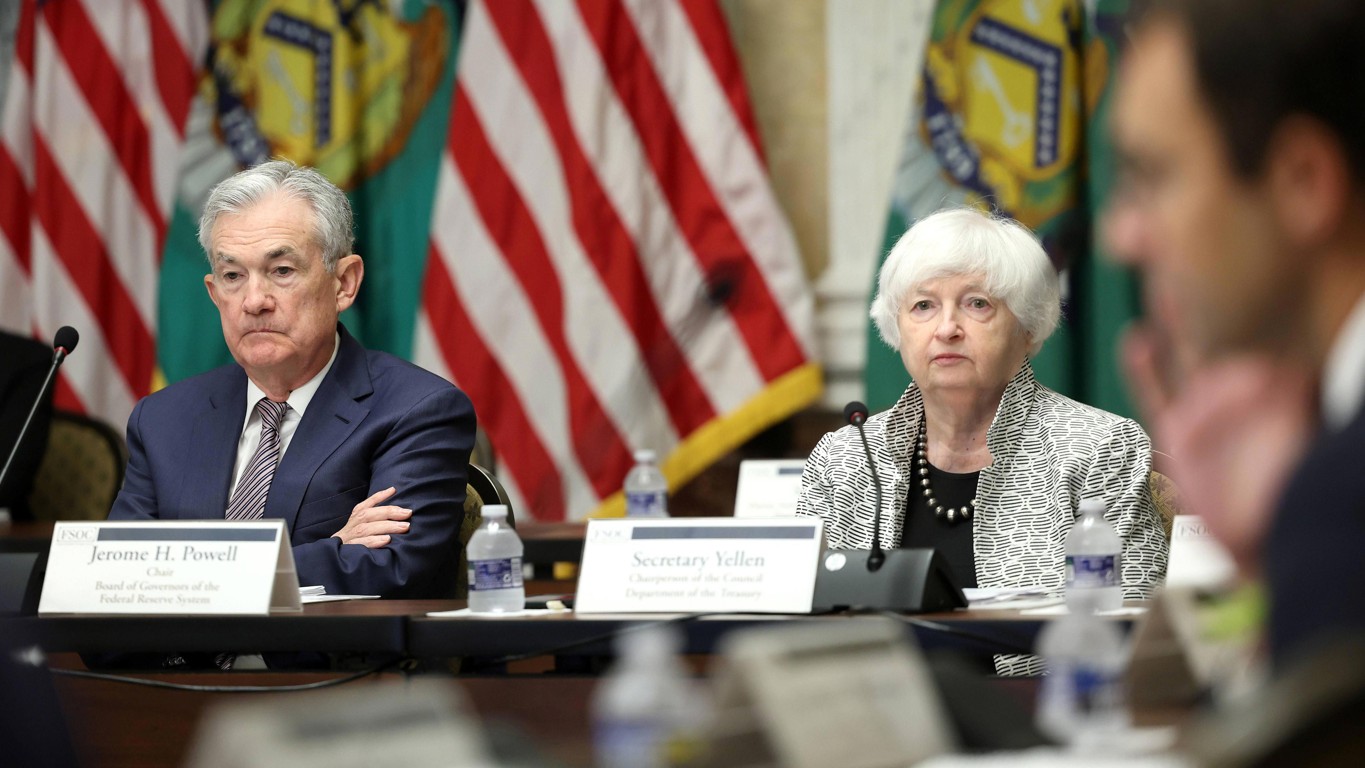 Former Fed chairs condemn criminal investigation into Jerome Powell