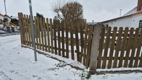 Autofahrer rammt Zaun in Gotha und haut einfach ab