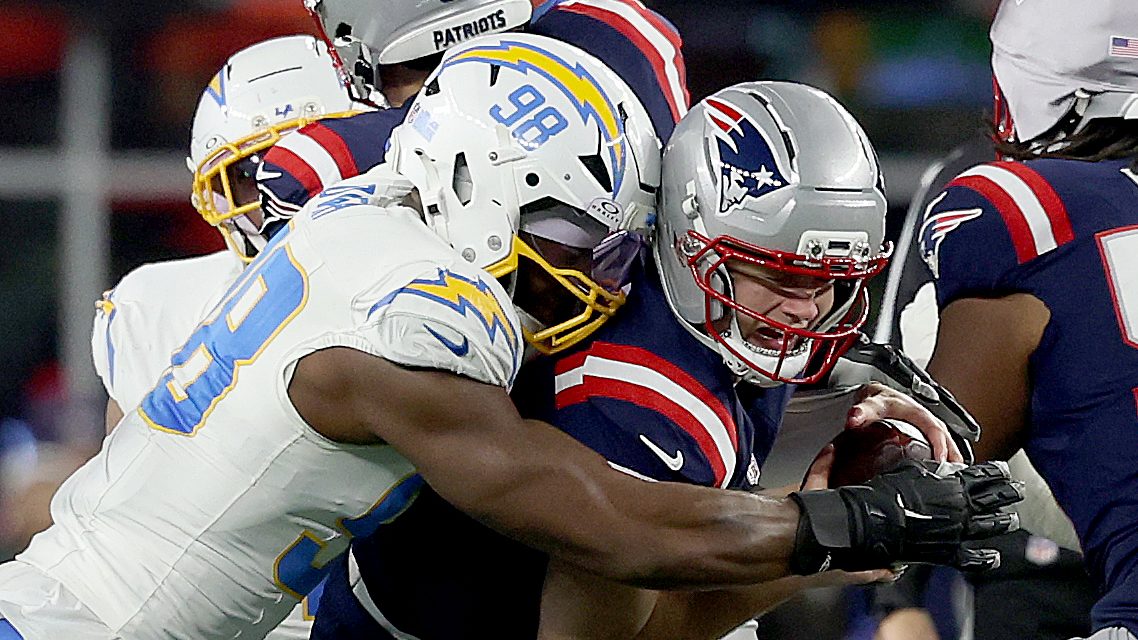 Chargers’ Odafe Oweh comments on free agency after 3-sack performance