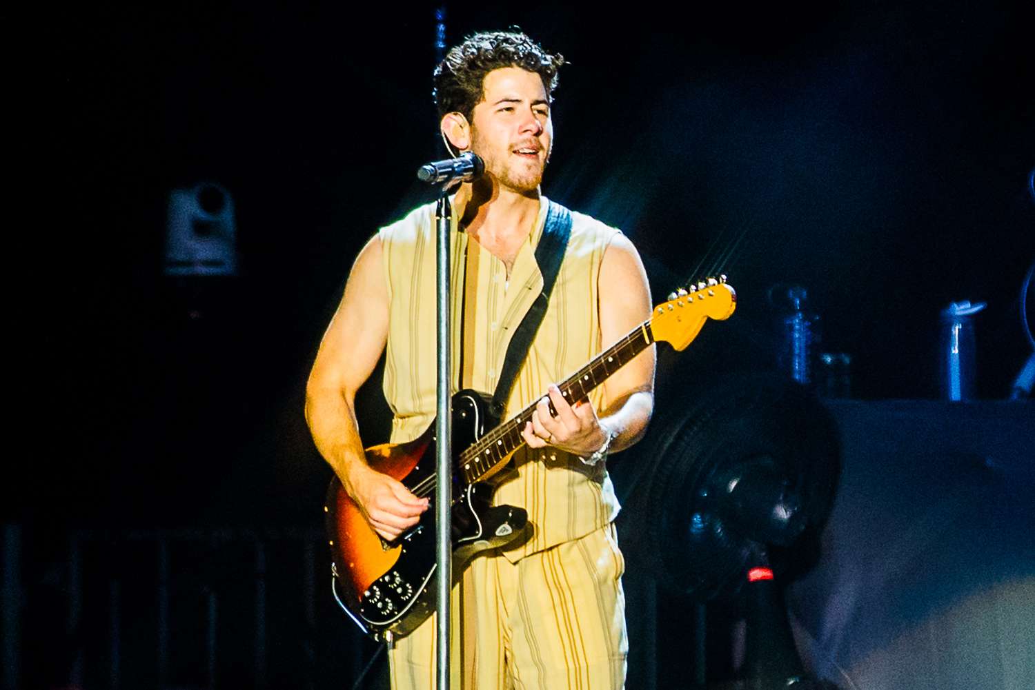 Jonas Brothers’ guitar technician defends Nick against skepticism he’s ...
