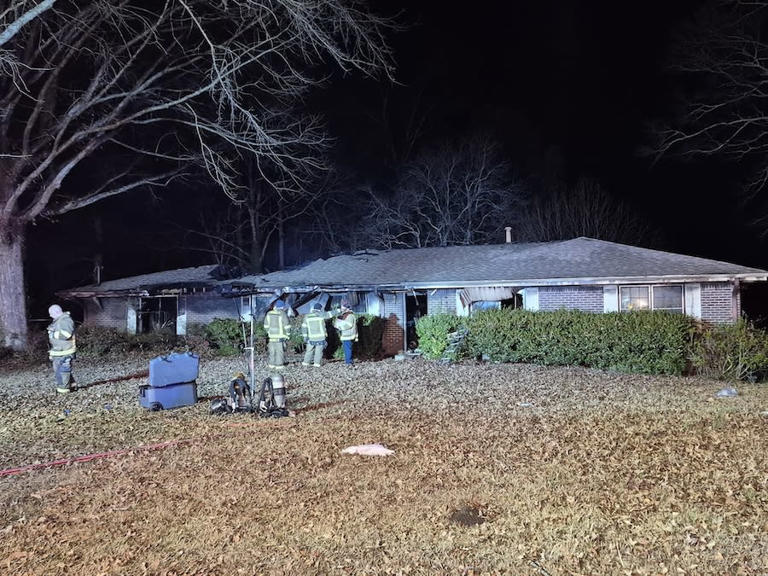 Man saves mother from house fire, then dies trying to rescue family dog