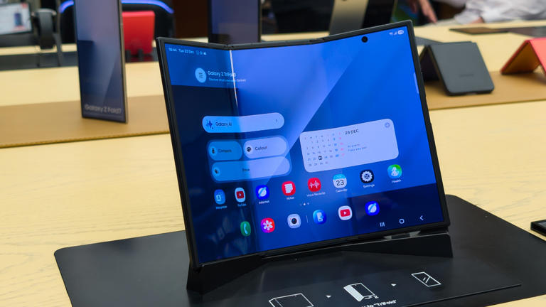 I only needed 30 minutes with the Galaxy Z Trifold to know it's a hit