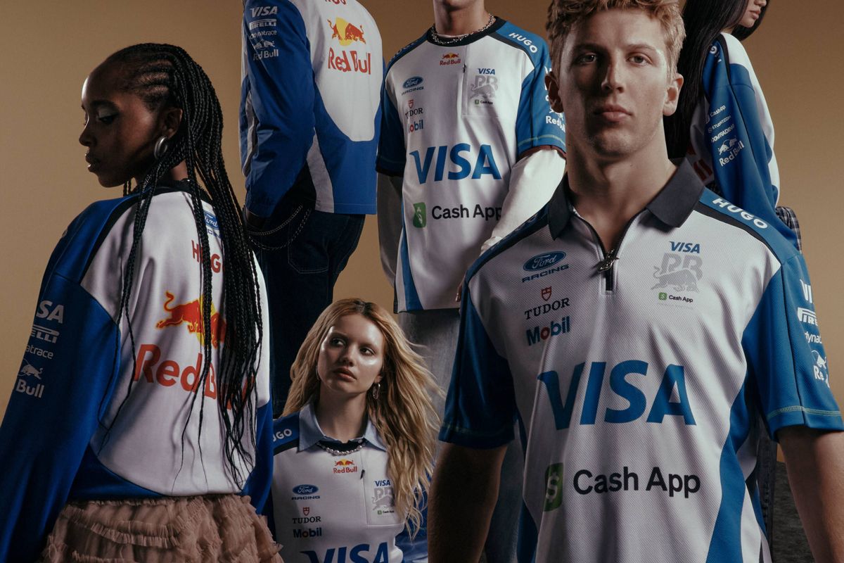 Racing Bulls presenteert nieuwe teamkleding voor 2026 op artistieke wijze