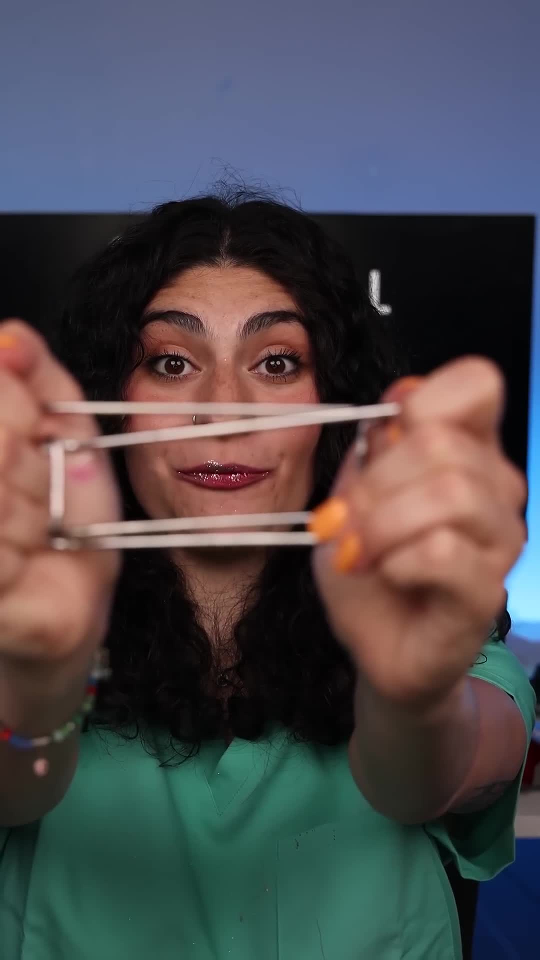 Bro vs Sis! Gold or silver brush battle?