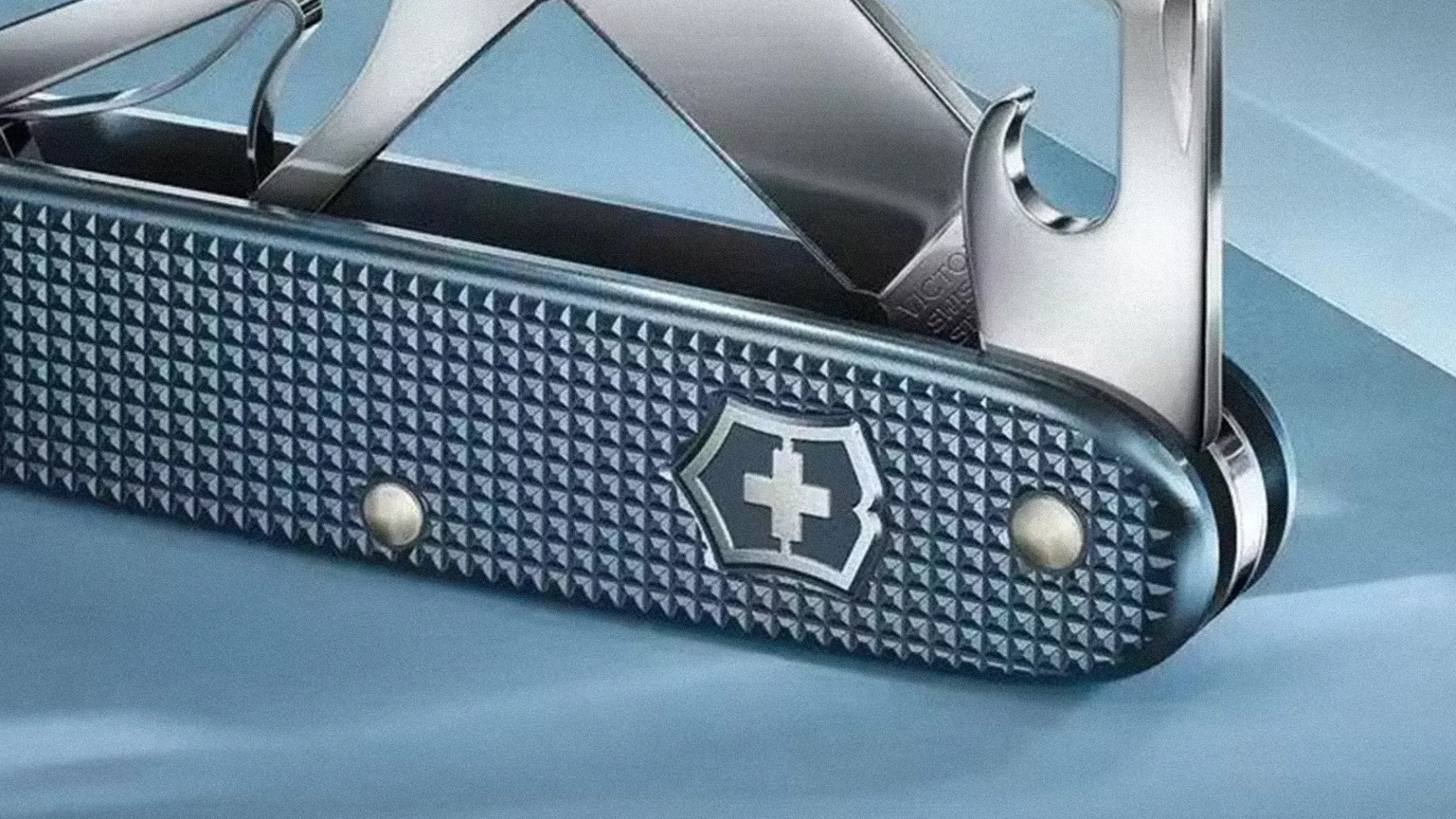 One of the best all-around Swiss Army knives gets a stunning new edition