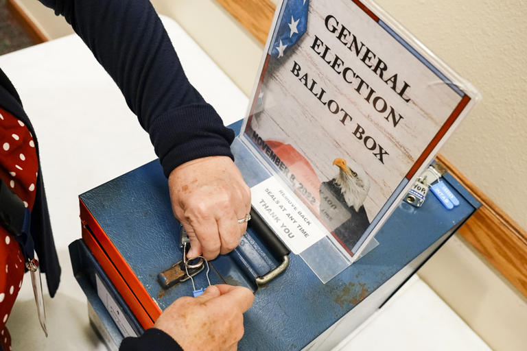 Democrats and Republicans are losing young Americans