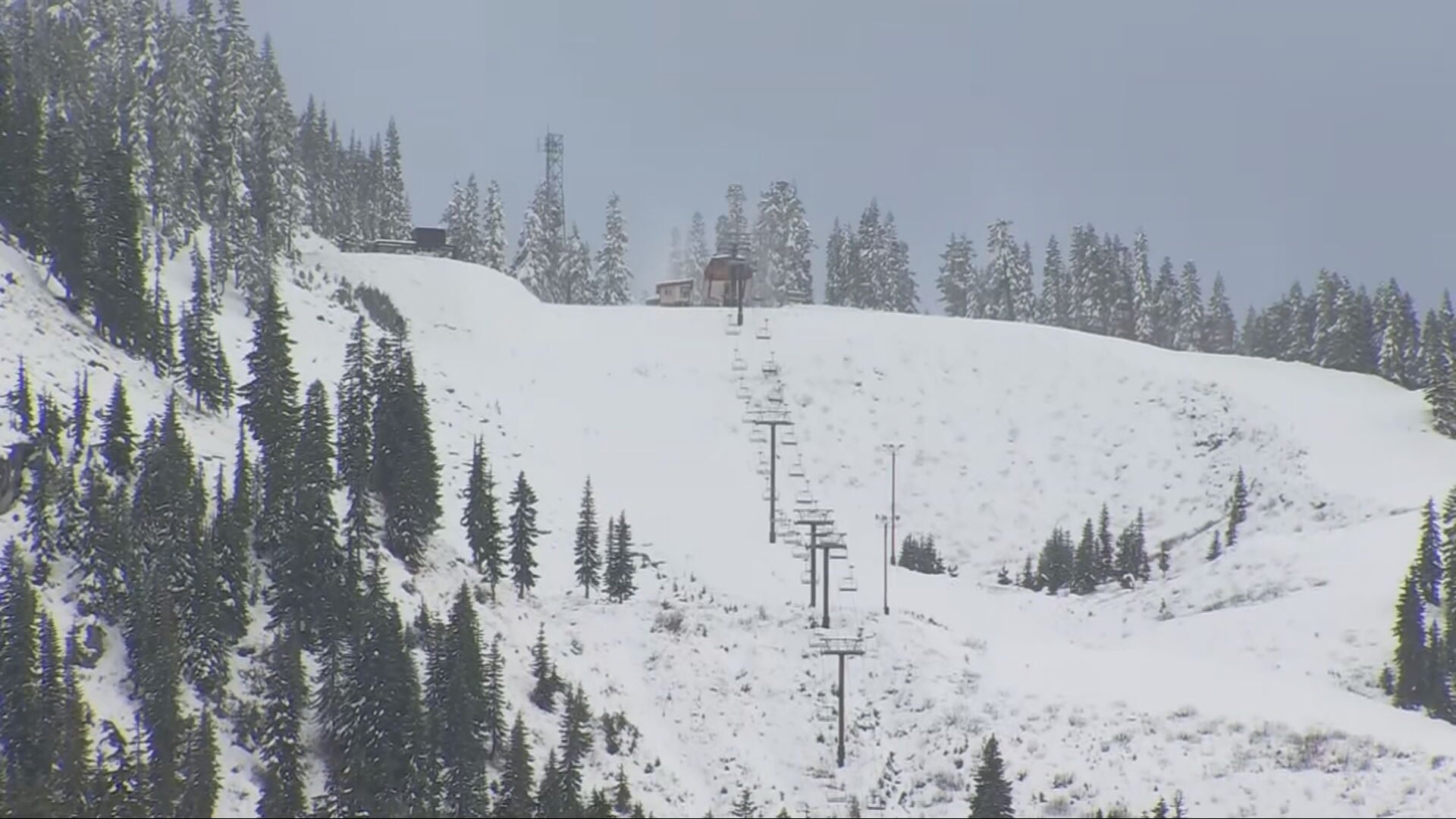 27-year-old snowboarder pronounced dead after incident at Stevens Pass