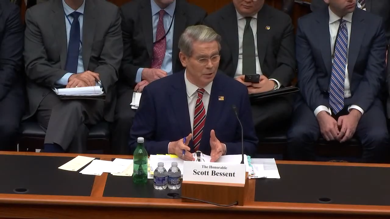 'I'm not having a hard time answering!': Scott Bessent stutters ...