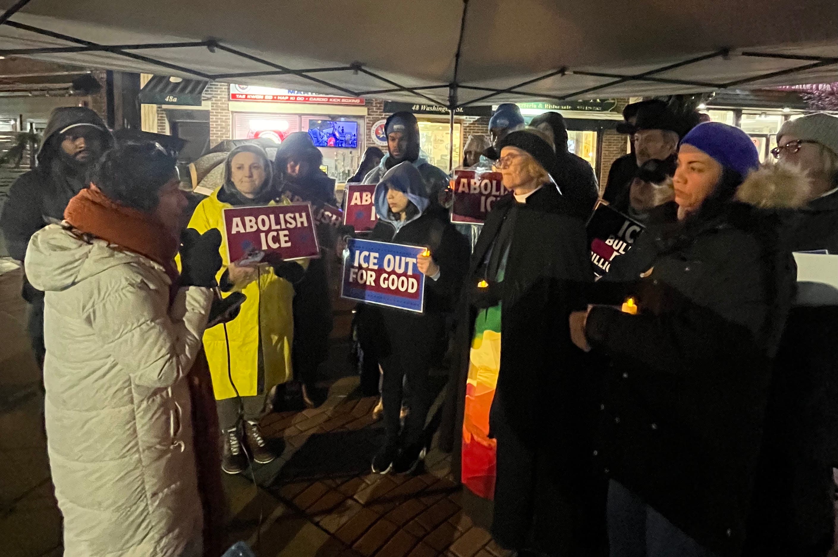 Bloomfield vigils remember Renee Nicole Good, criticize ICE [PHOTOS]