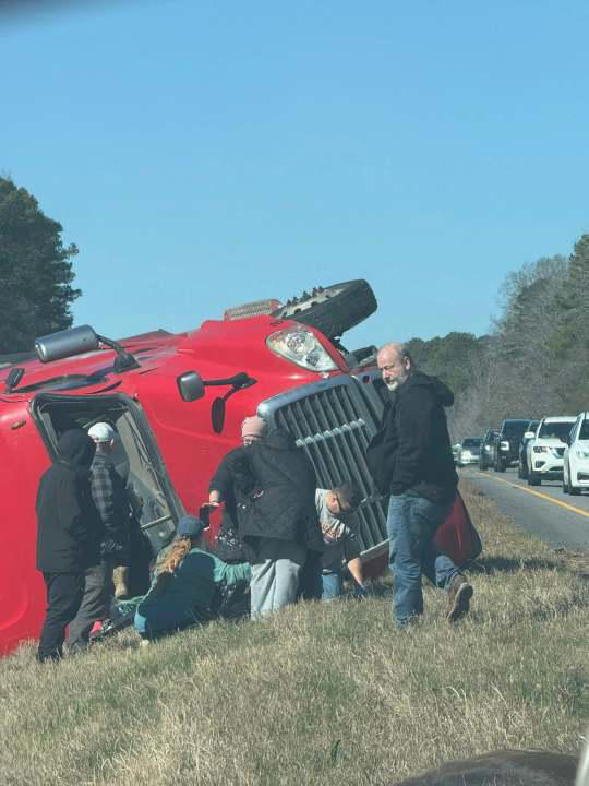 Off-duty LSU police officer rescues truck driver in Alabama crash
