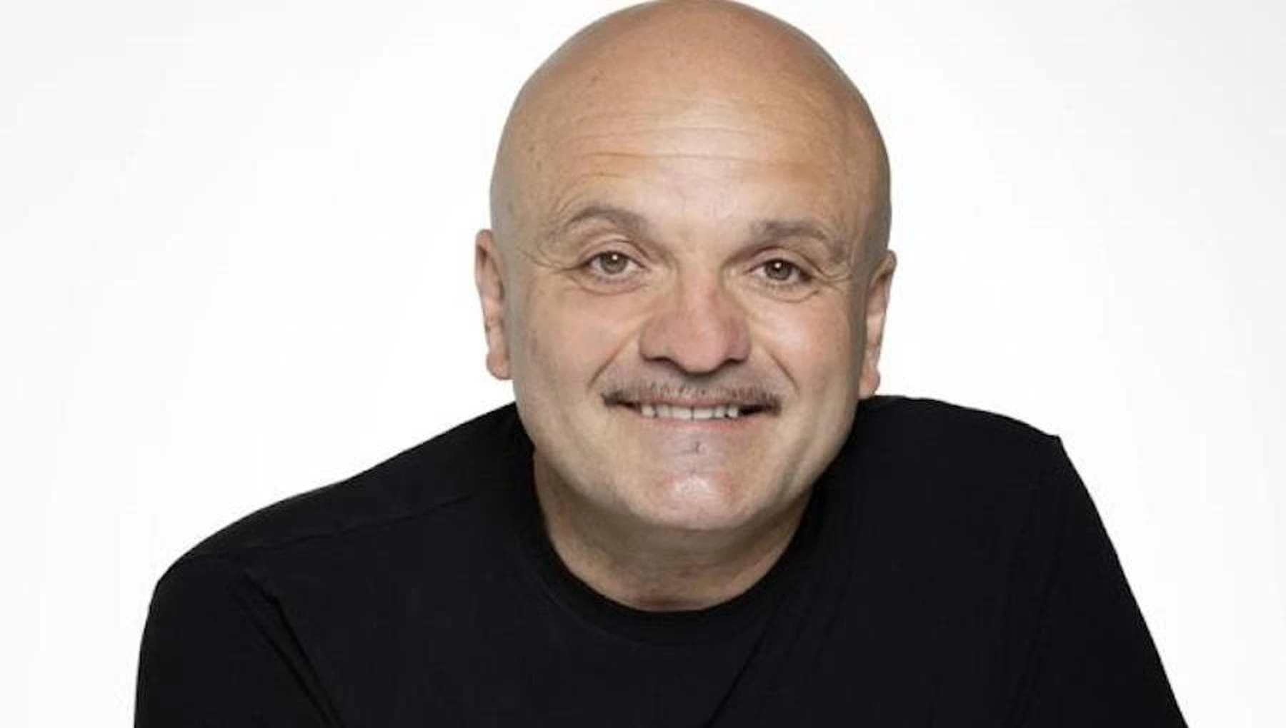 Chi è Peppe Iodice, il comico napoletano che conquista il cuore di ...