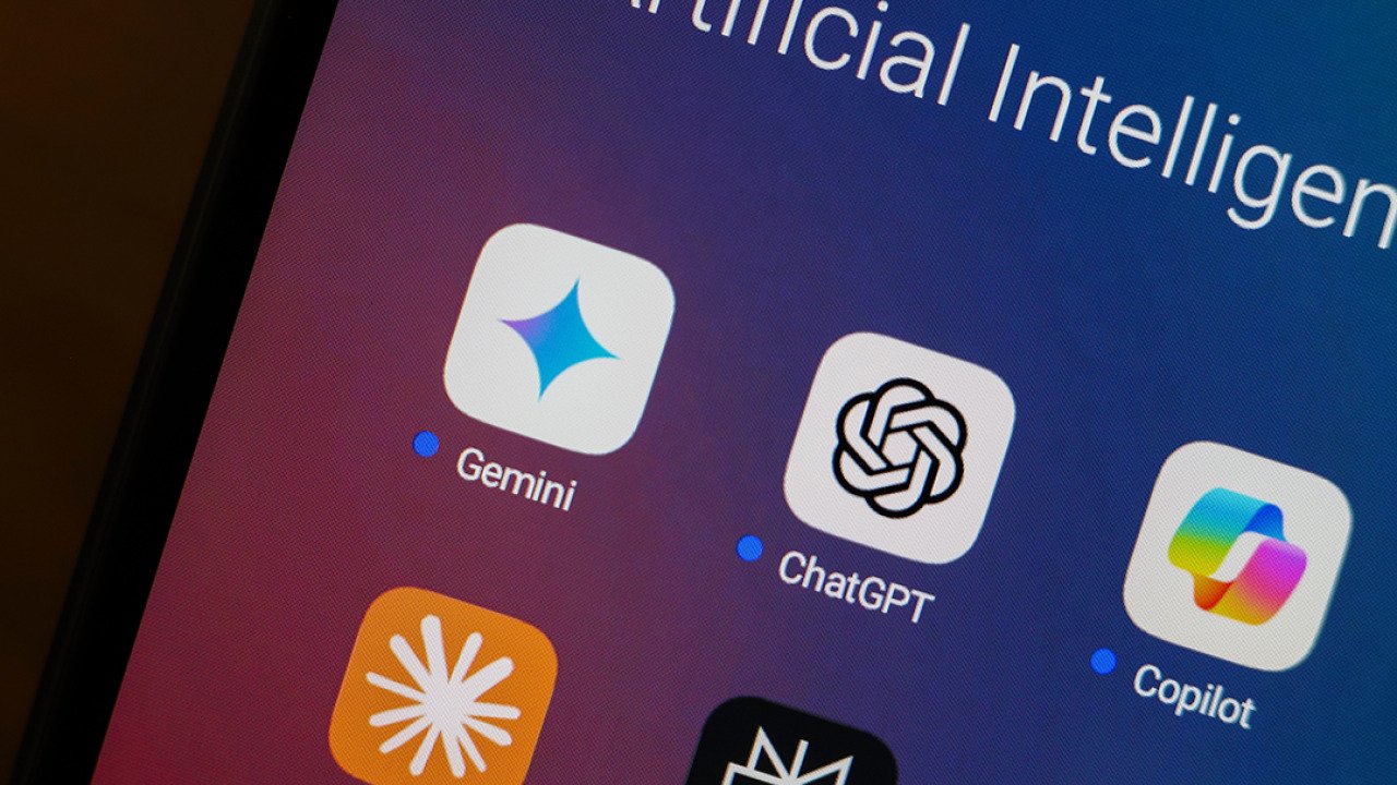 Comparing AI personal finance assistants: ChatGPT, Gemini, Copilot and ...
