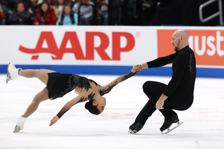 When is pairs figure skating at 2026 Winter Olympics? Full schedule