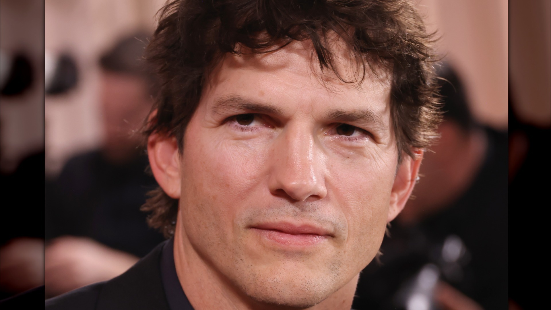 Ashton Kutcher's messy Golden Globes appearance sparks major reactions