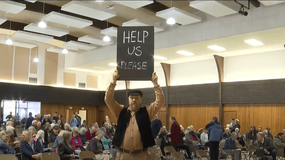 Immigrant voices heartbreak and fear at North Bend town hall over ...