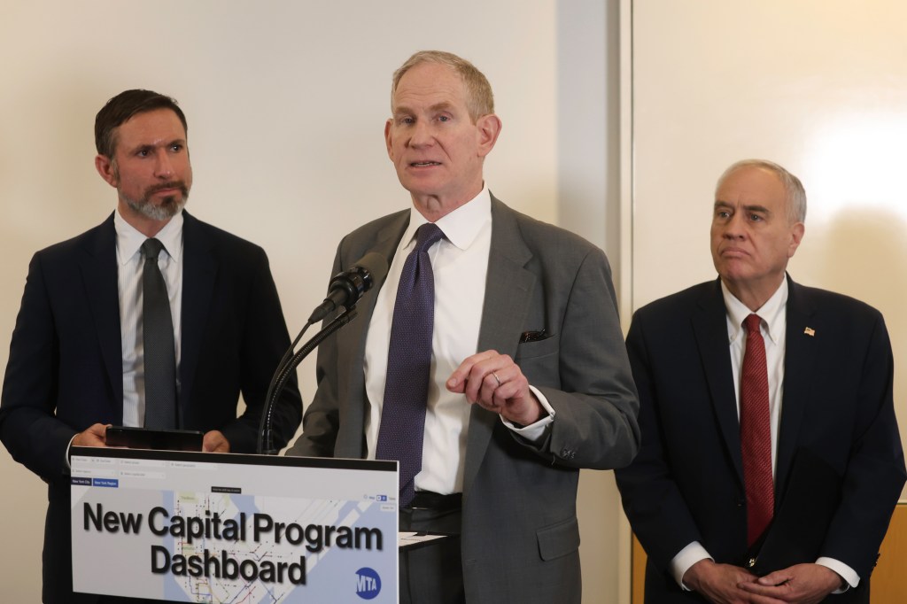 $386M locomotive purchase shows how MTA quietly increases contracts by ...