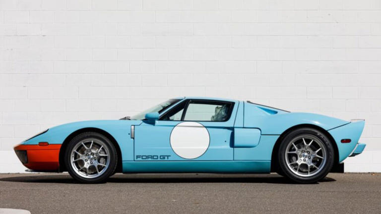 Ultra-low-mile 2006 Ford GT Heritage Edition headed to February 2026 ...