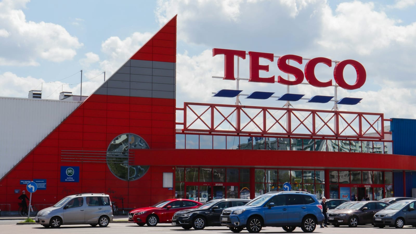 Tesco in emergency food recall after date label error triggers health ...