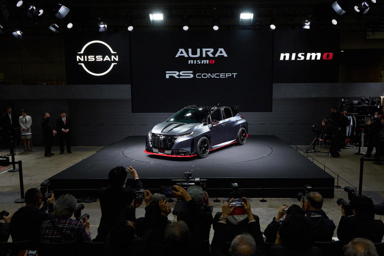 Nissan Aura Nismo RS concept previews track-ready hybrid hot hatch