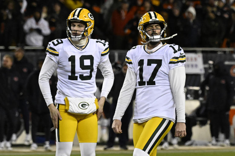 Green Bay Packers sign kicker to reserve/futures contract amid Brandon ...