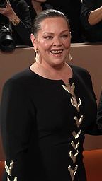 Melissa McCarthy shows off slim frame at 2026 Golden Globes