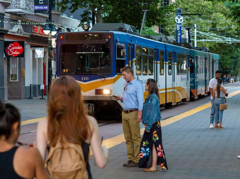 Copper wire vandals disrupt SacRT Gold Line; no estimate on reopening ...