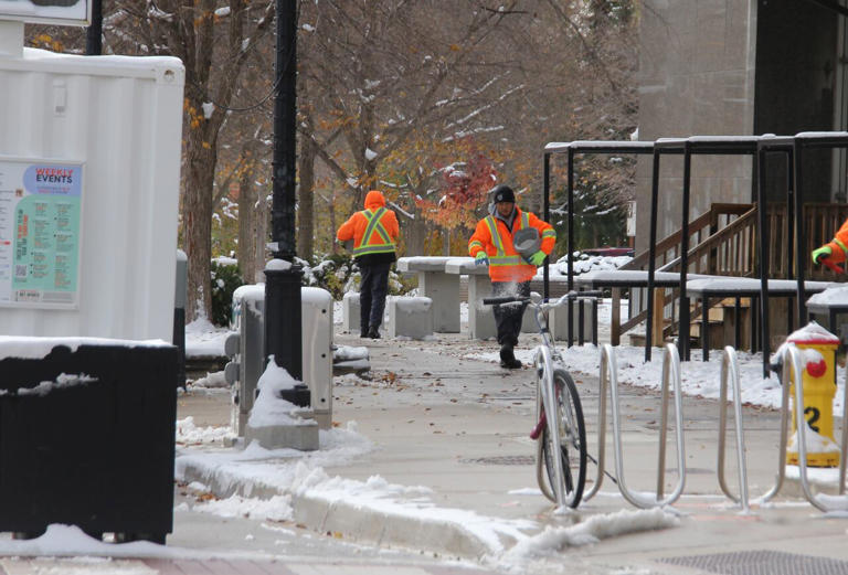 Road salt shortage forces Ontario cities to put different de-icing ...