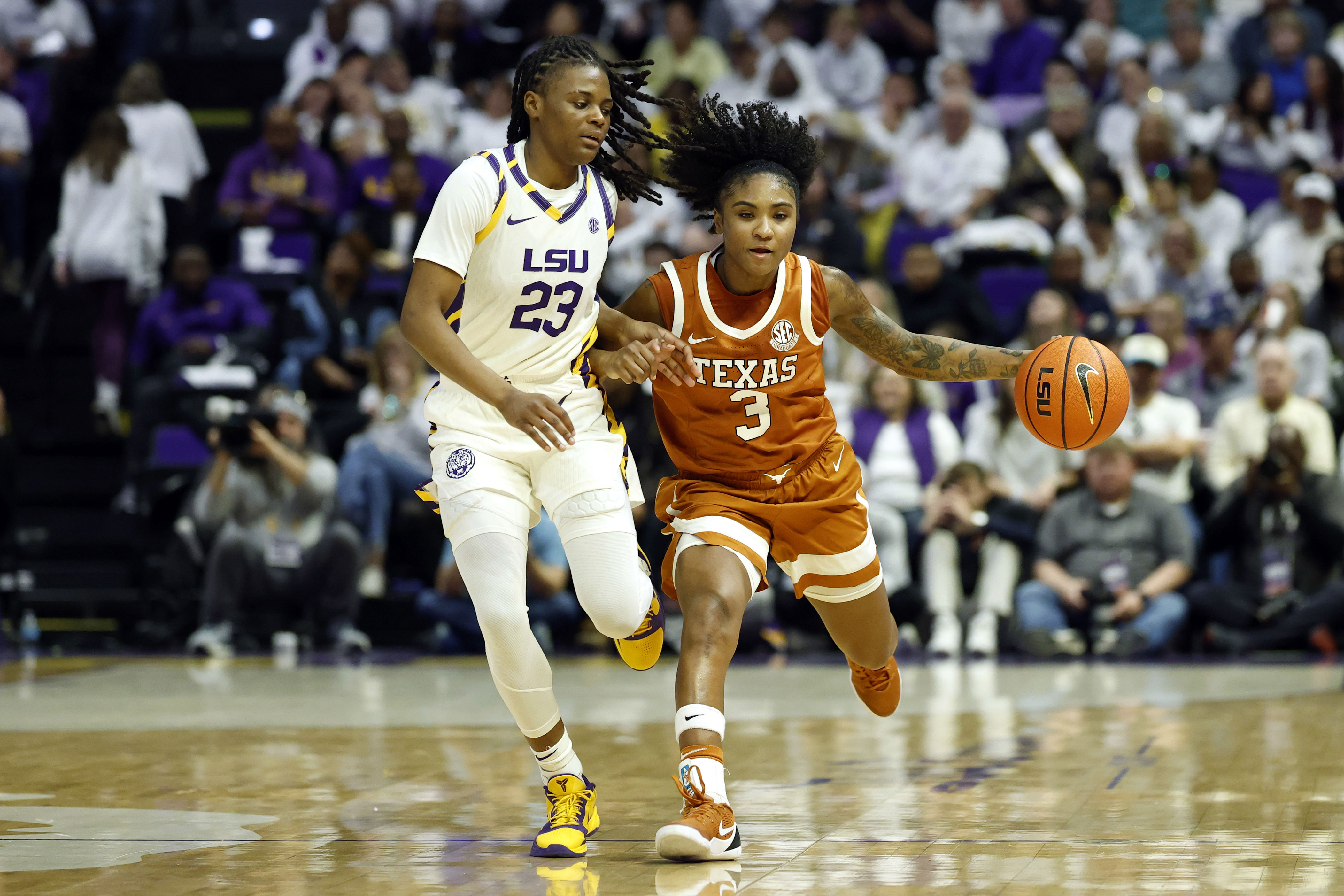 No. 2 Texas comes up short against No. 12 LSU, 70-65