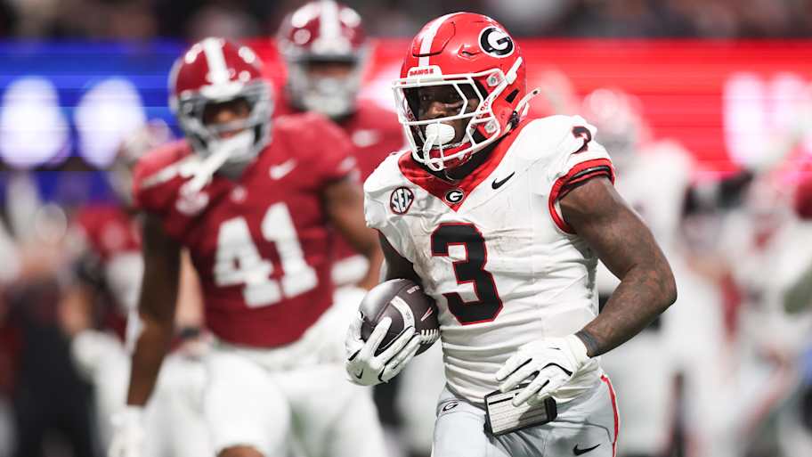 Georgia running back Nate Frazier announces he is returning to the Bulldogs