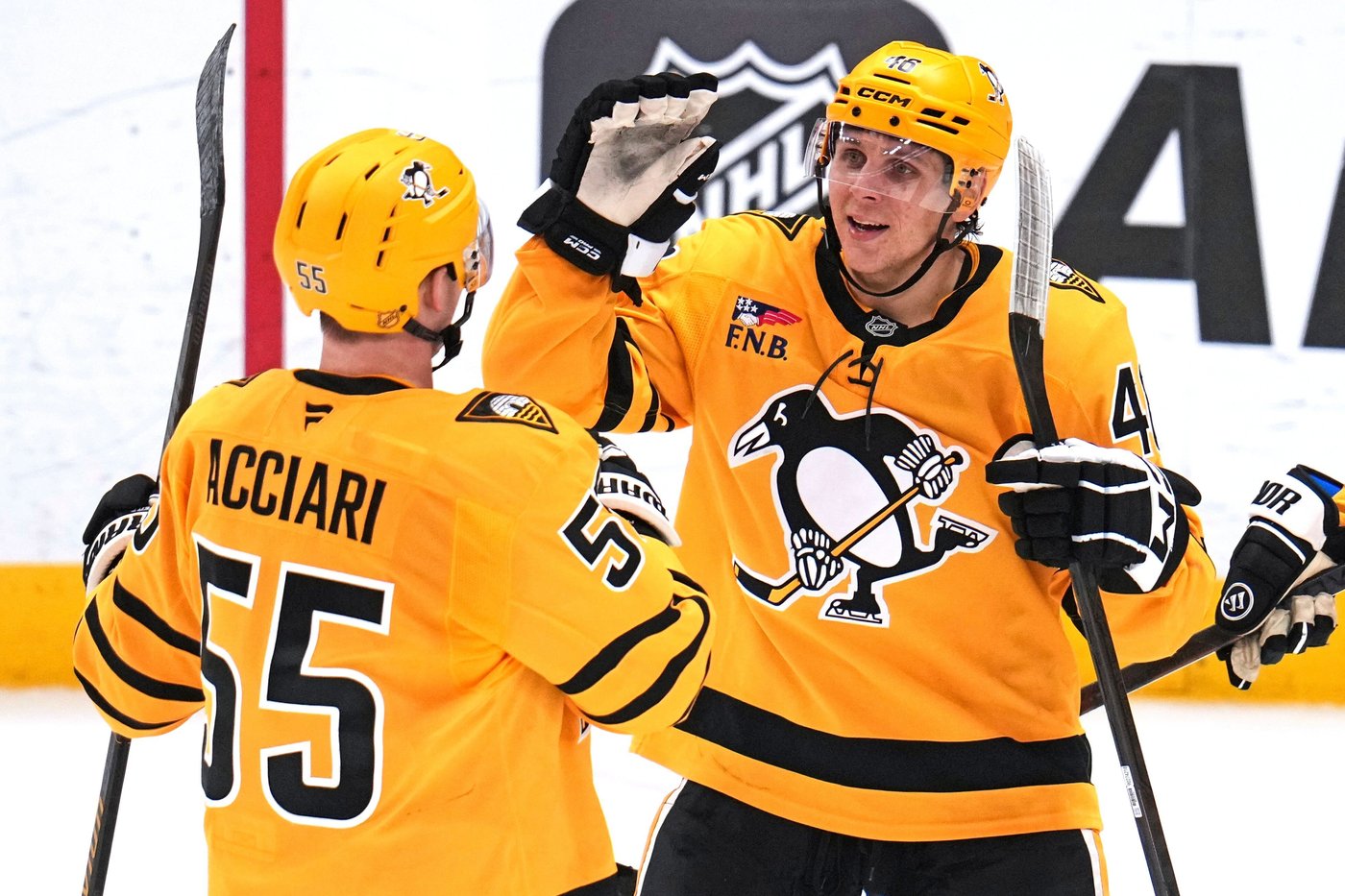 Penguins sign versatile forward Blake Lizotte to 3-year contract extension