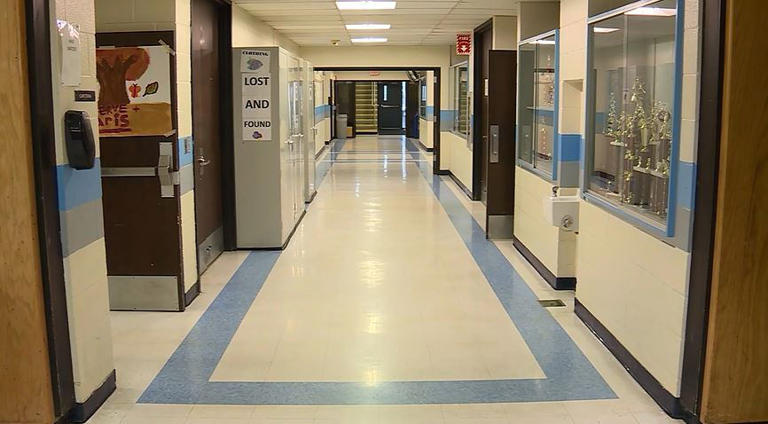 Kansas bill would delay school start until after Labor Day