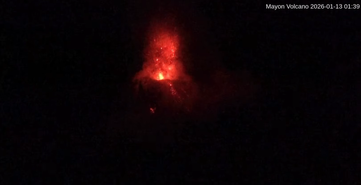 Look: Glowing, short-lived lava fountain on Mayon’s crater shoots up to ...