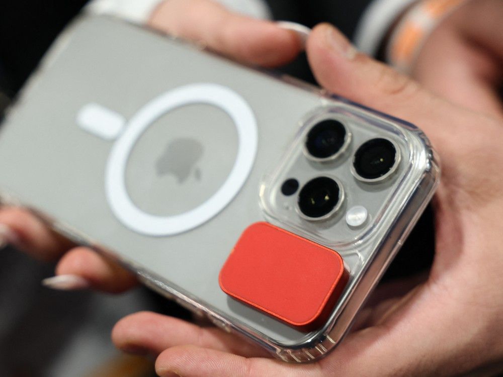 Southern Alberta teen used fake bills to buy iPhone, allege Lethbridge ...