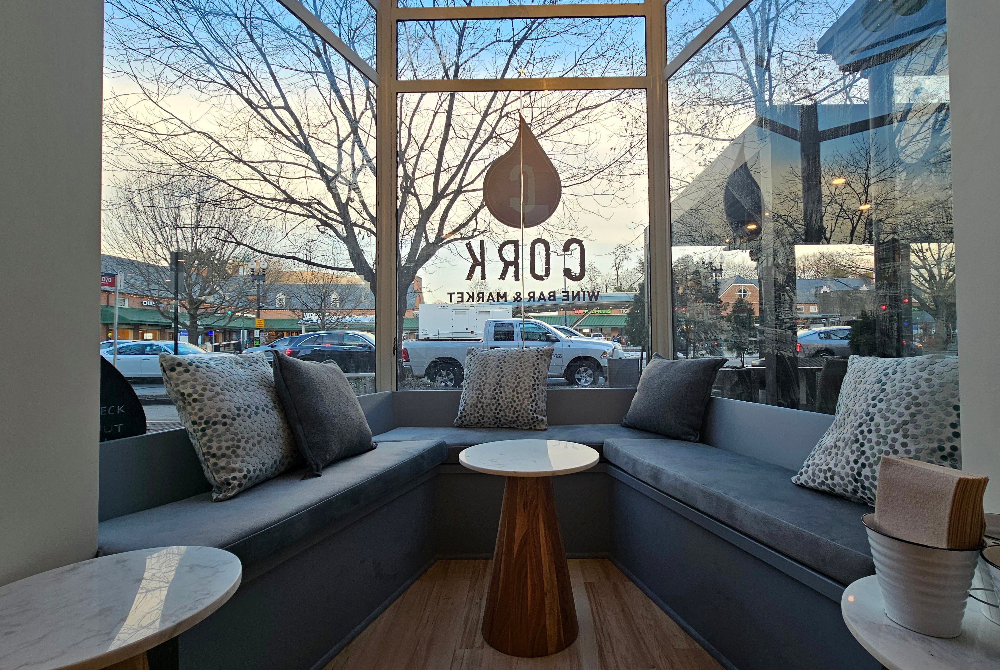 A petite cork wine bar cracks open in Cleveland Park