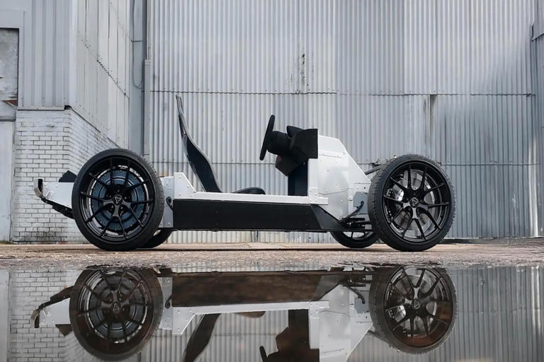 World-first solid-state EV battery to offer 600km of range from a 10 ...