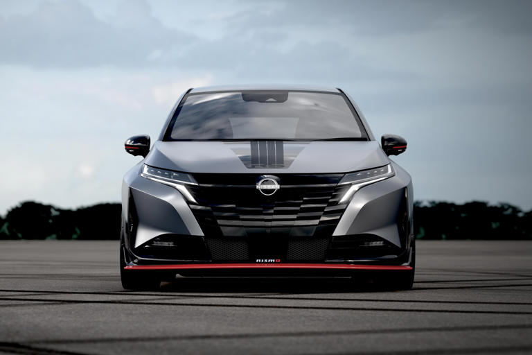 Nissan Aura Nismo RS concept previews track-ready hybrid hot hatch