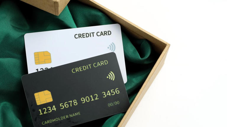 Burgopak designs dual-slide bank card packaging for Emerge