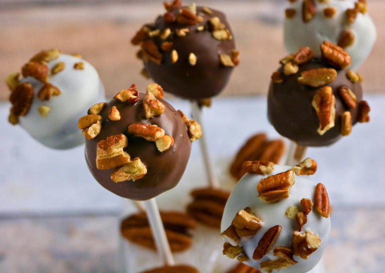 Chocolate brownie cake pops