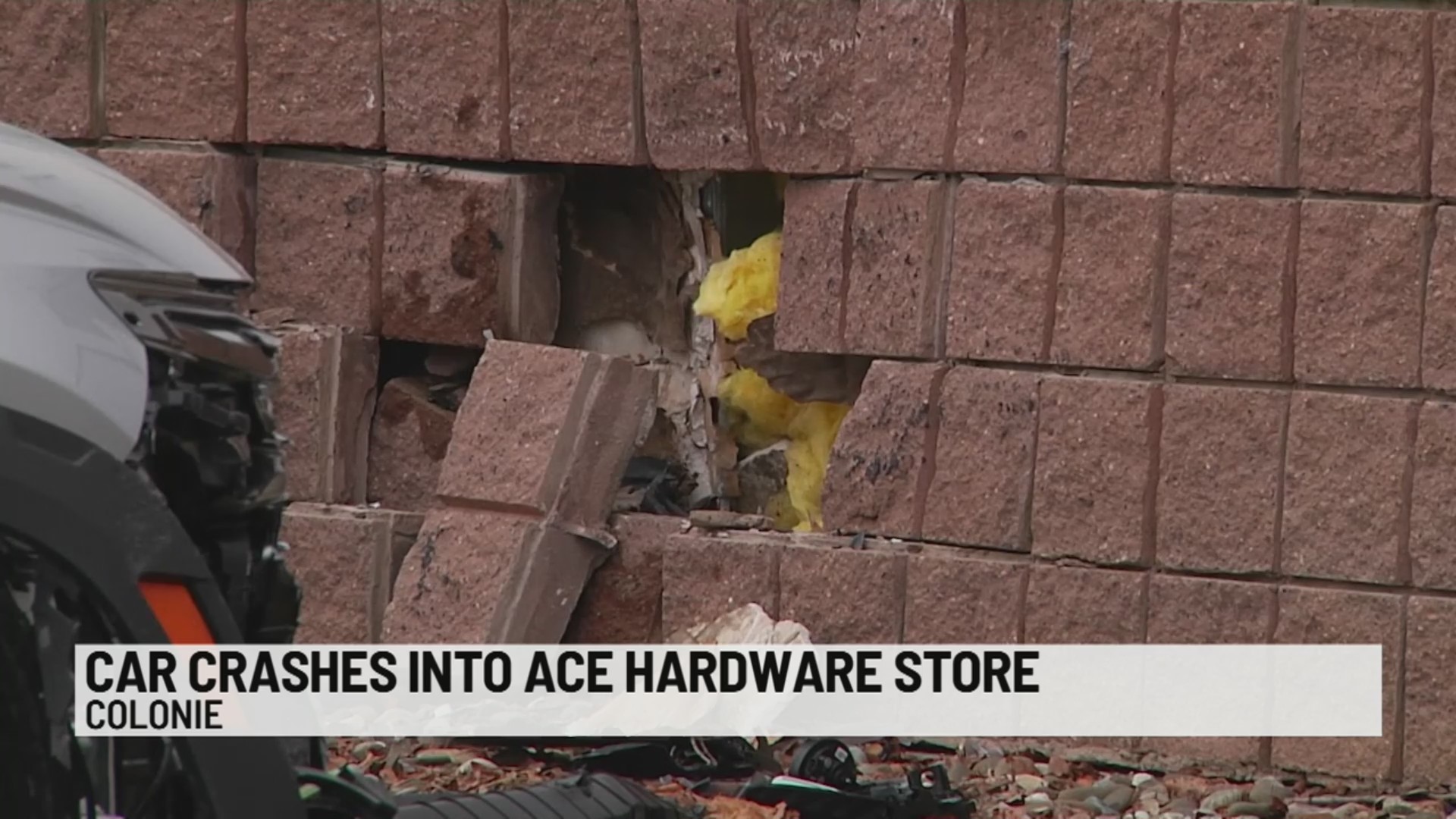 Car crashes into Colonie Ace Hardware store